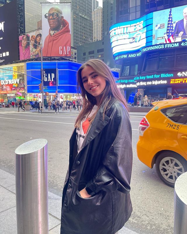 Image of Avia Colette Butler