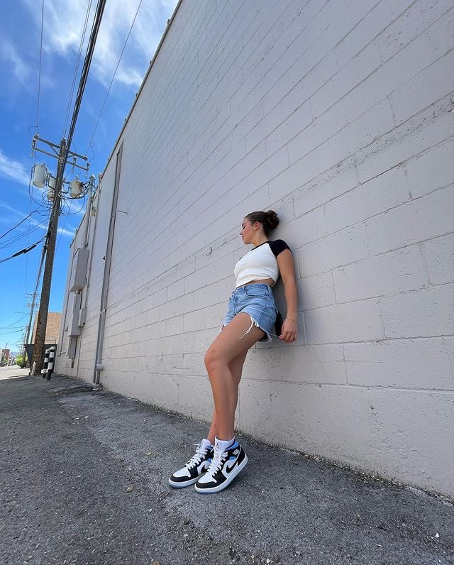 Picture of Avia Colette Butler