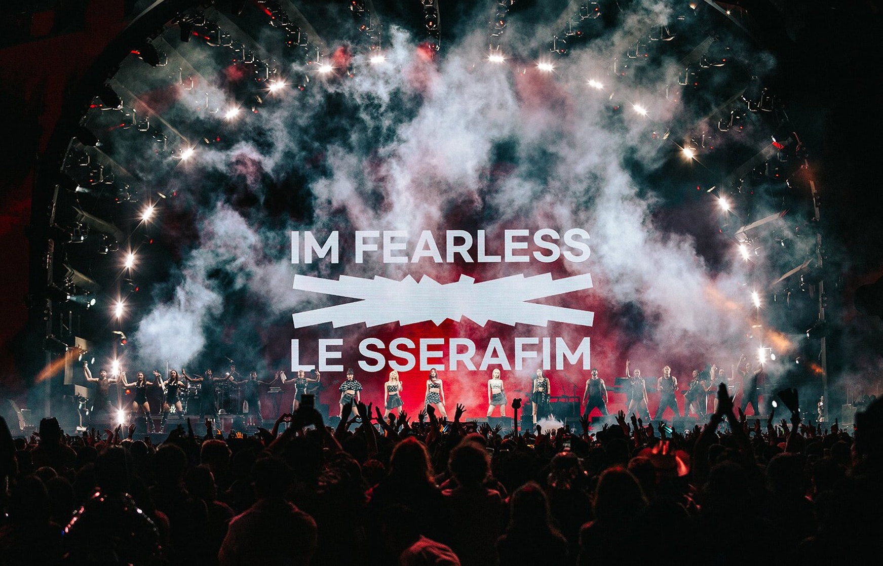 LE SSERAFIM picture
