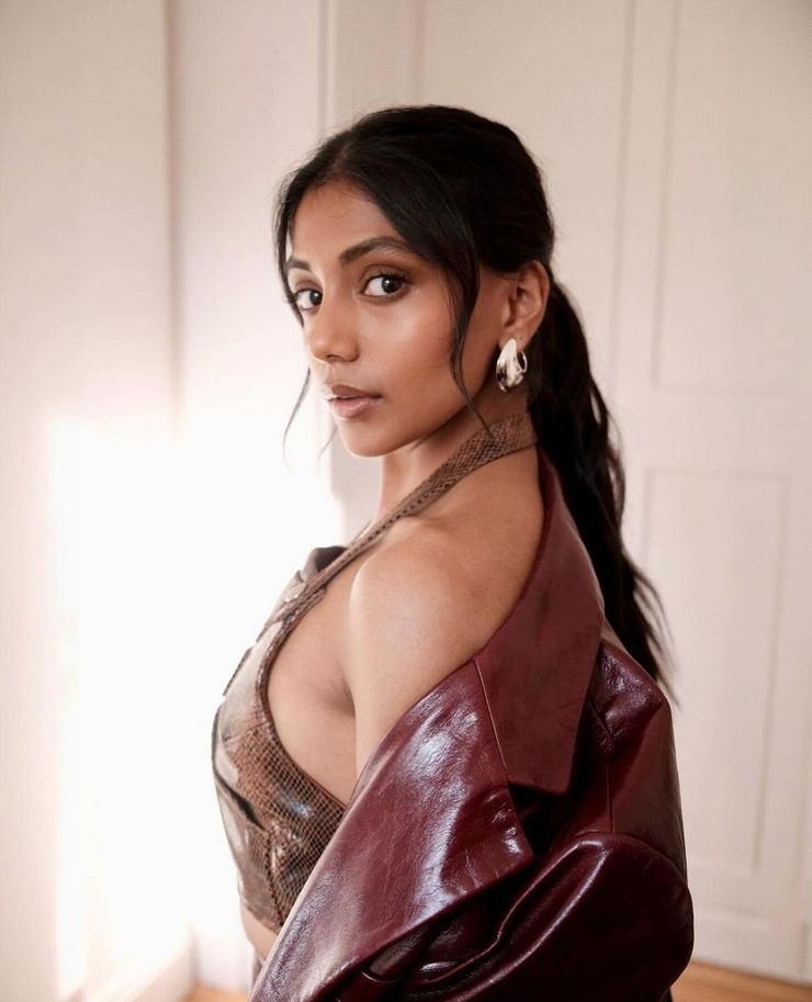 Picture of Charithra Chandran