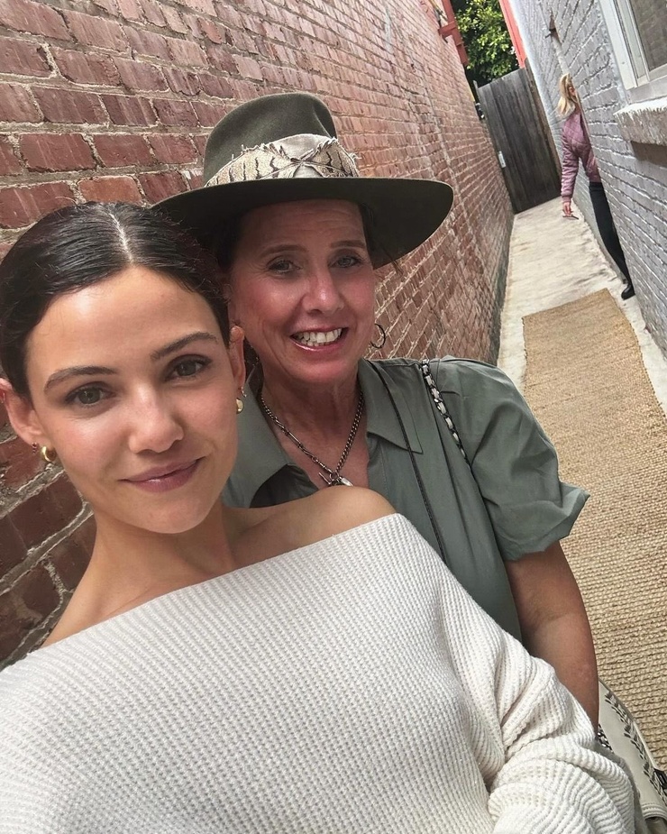 Picture of Danielle Campbell