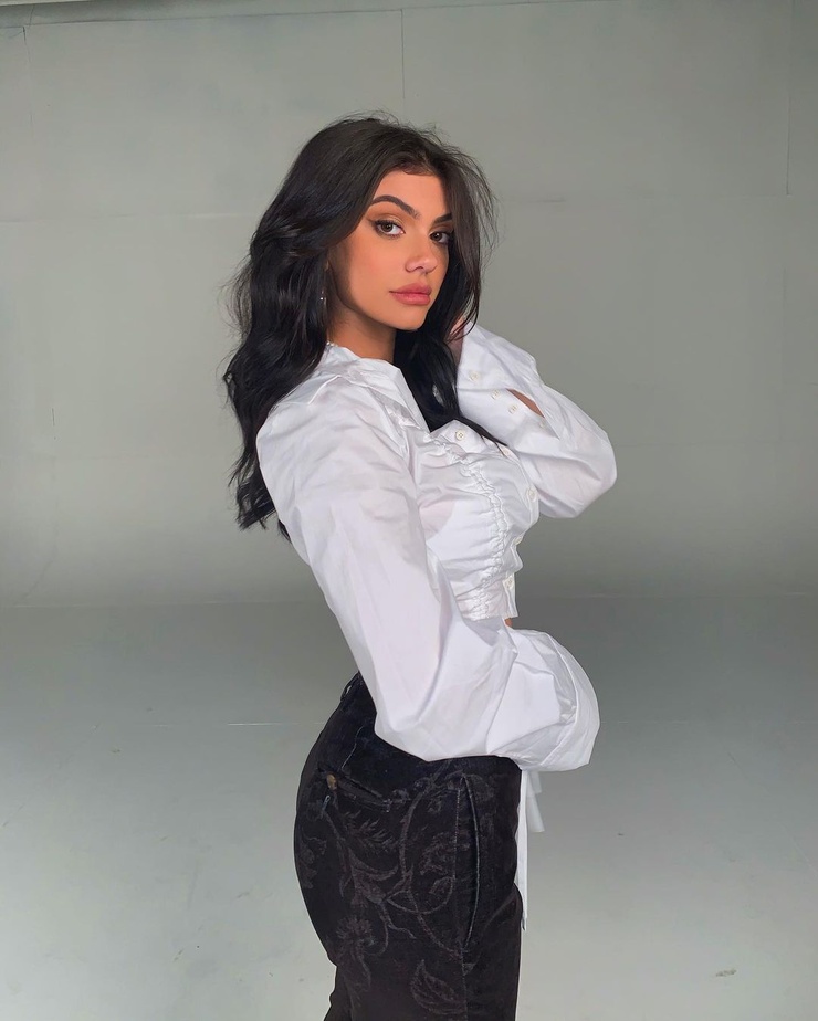 Kelsey Calemine image