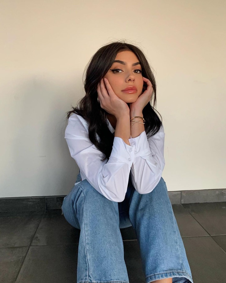 Picture of Kelsey Calemine