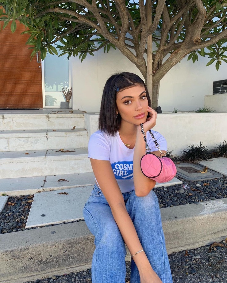 Picture of Kelsey Calemine