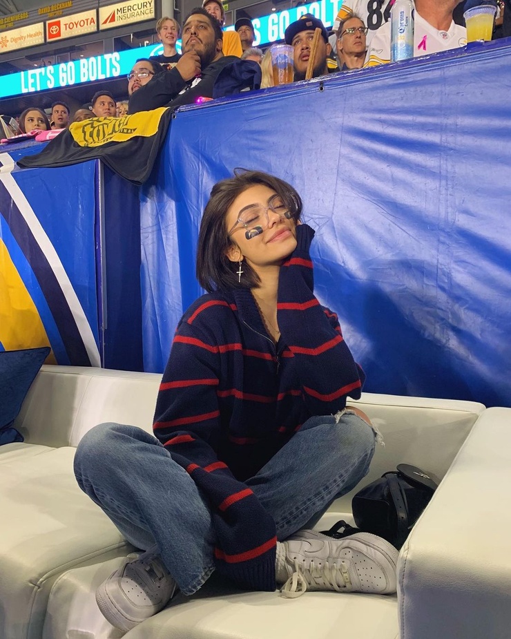 Picture of Kelsey Calemine