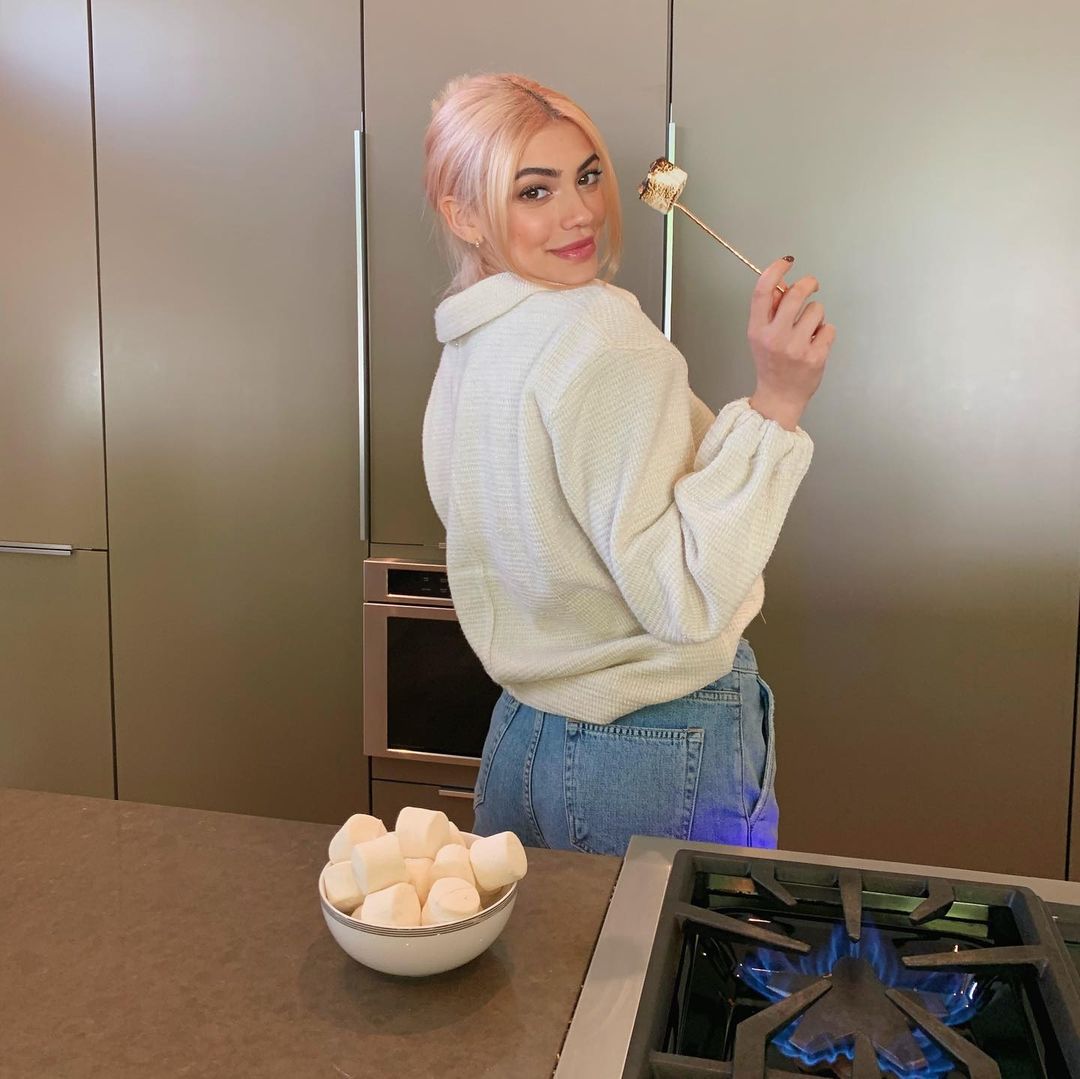 Picture of Kelsey Calemine