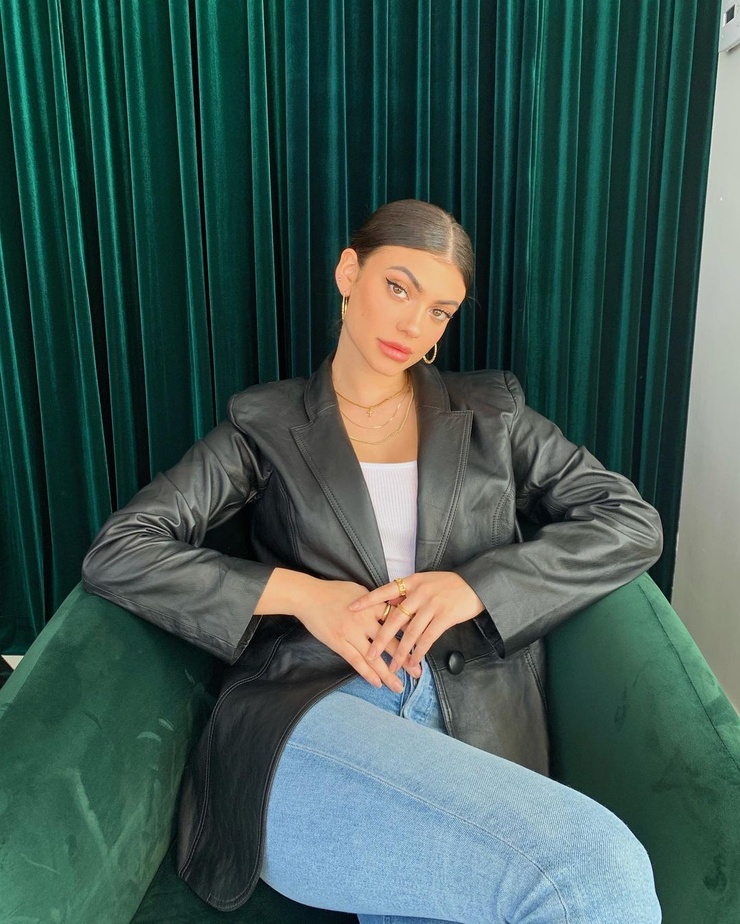 Picture of Kelsey Calemine