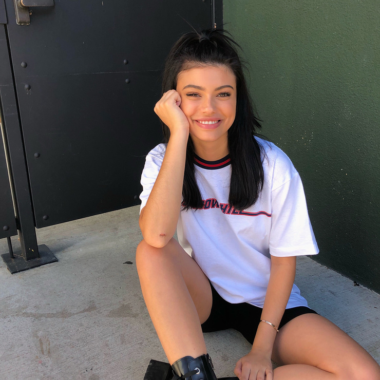 Picture of Kelsey Calemine