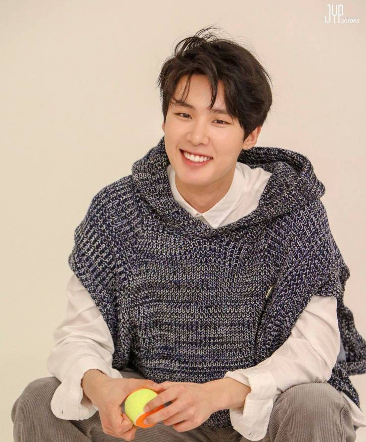 Kim Dong-Hee picture