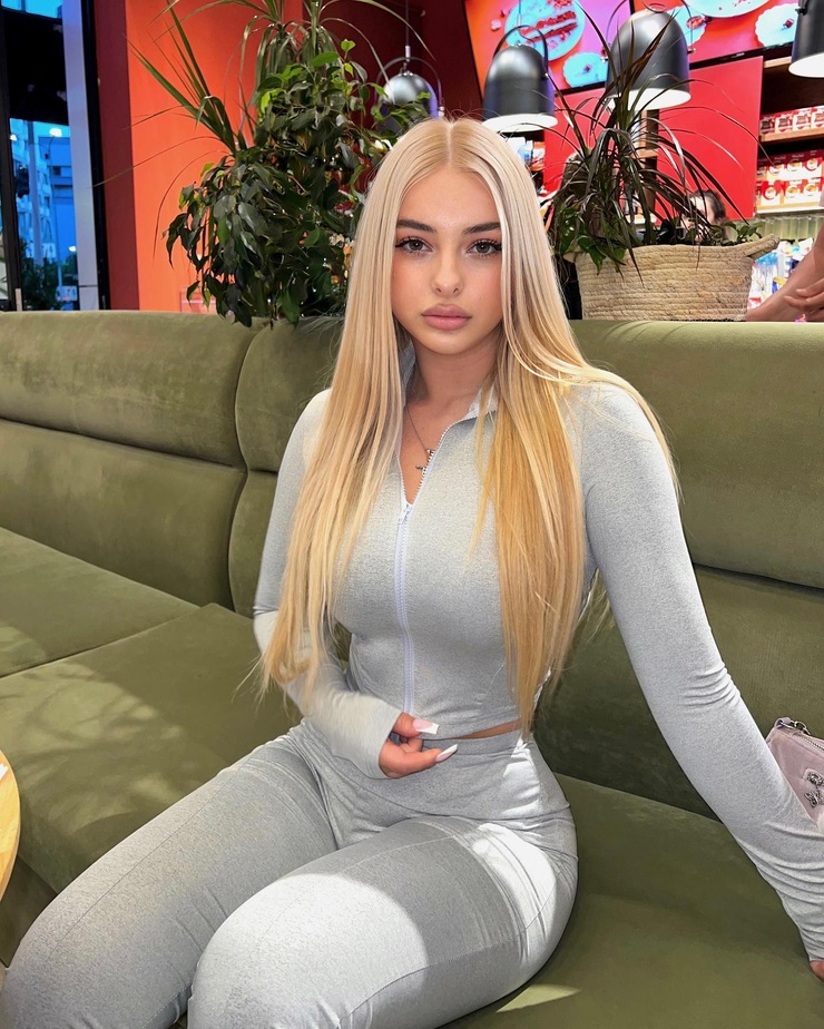 Megisa Pregna picture