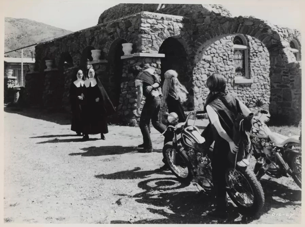 Outlaw Riders (1971)