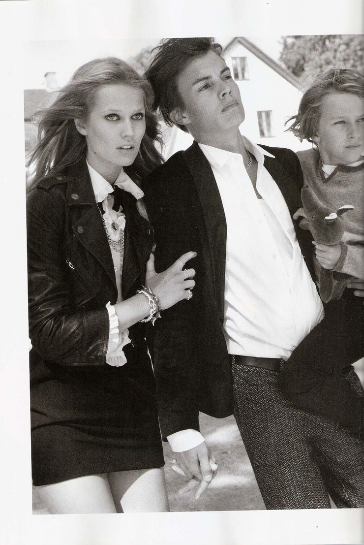 Toni Garrn image