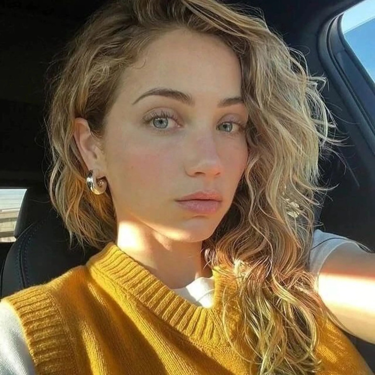 Picture of Emily Rudd