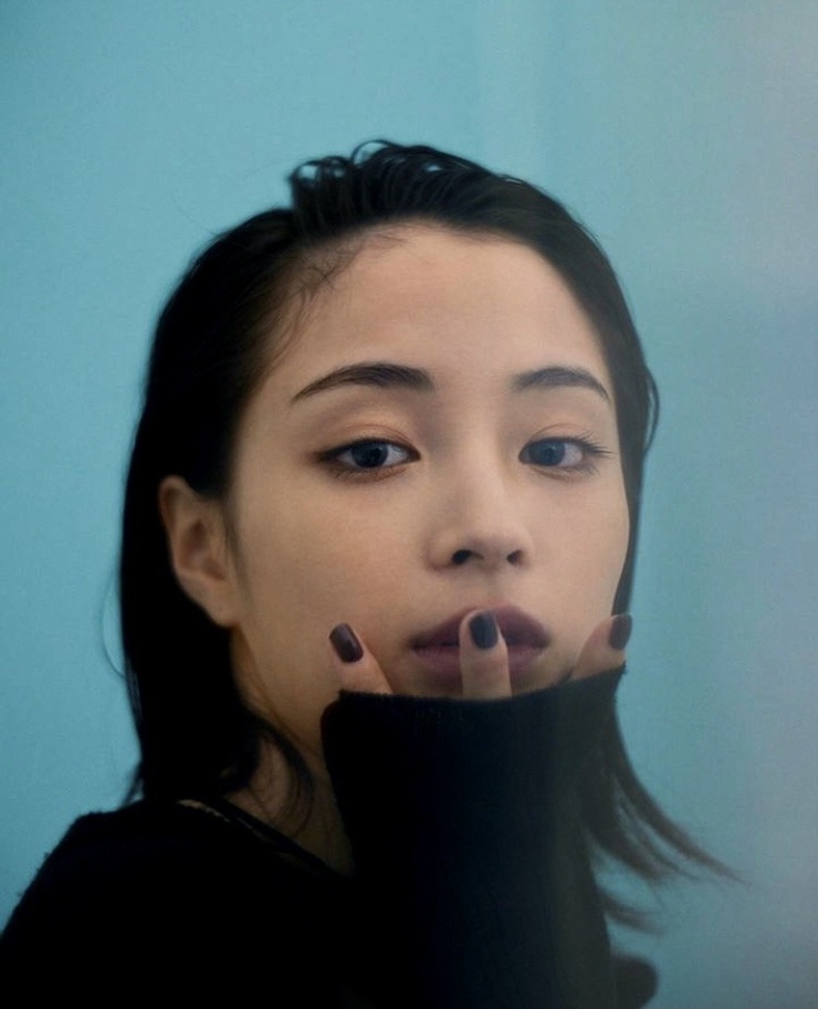 Image of Suzu Hirose