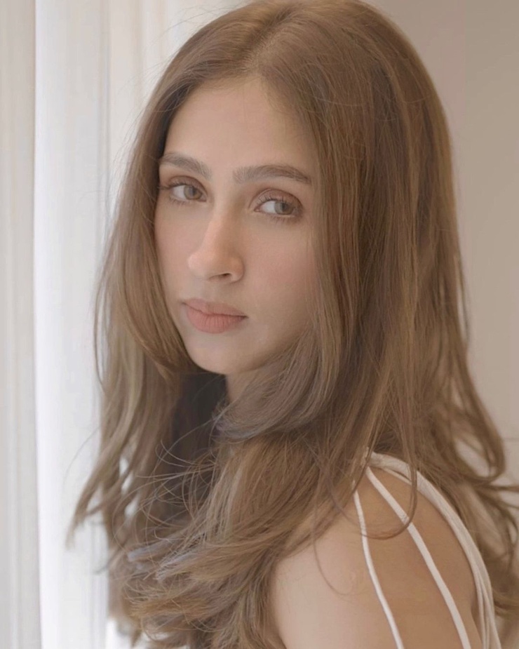 Pashmina Roshan image