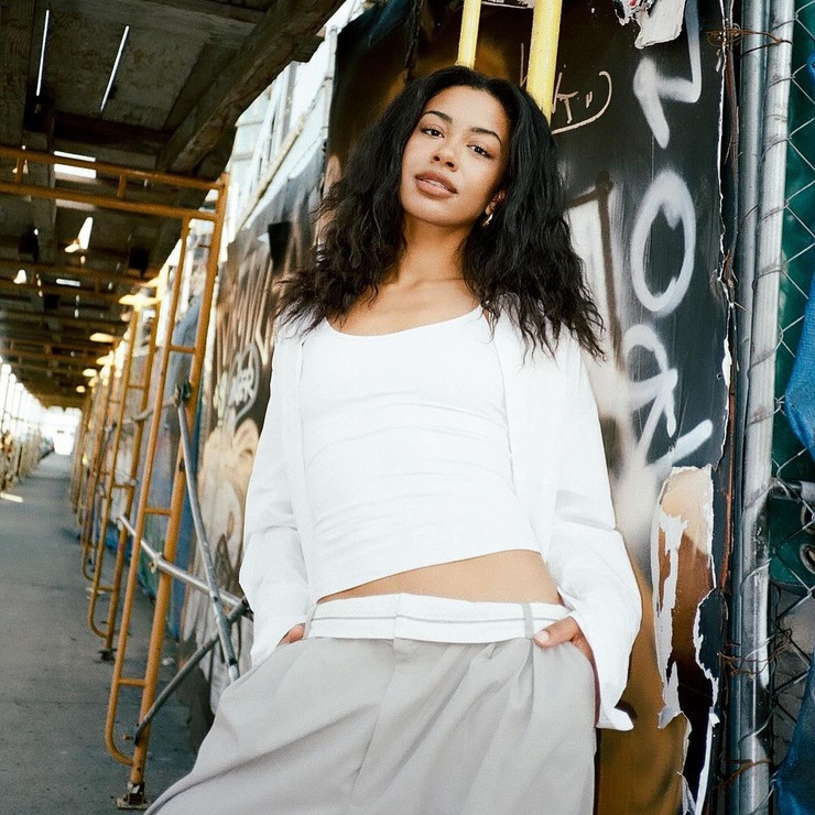 Chloe Warren picture