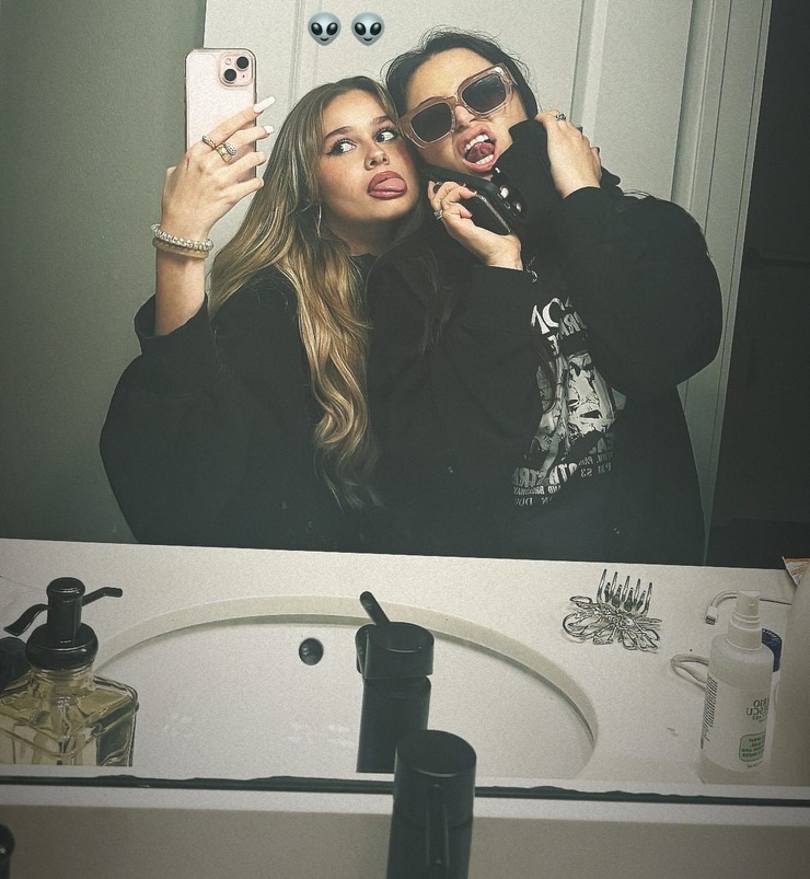 Picture of Ruby Rose Turner