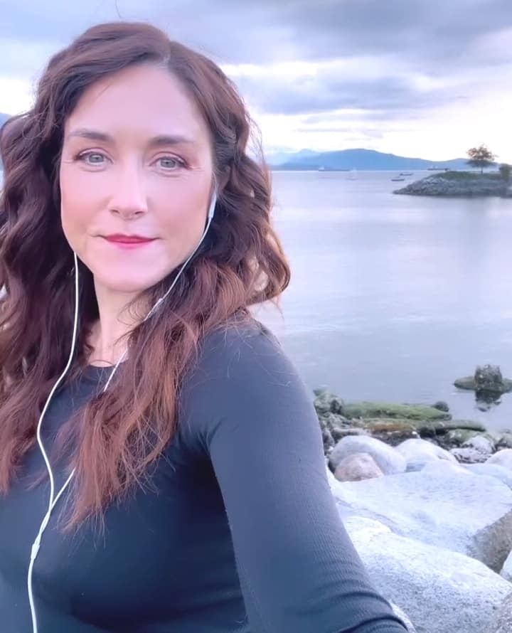 Picture of Erin Karpluk