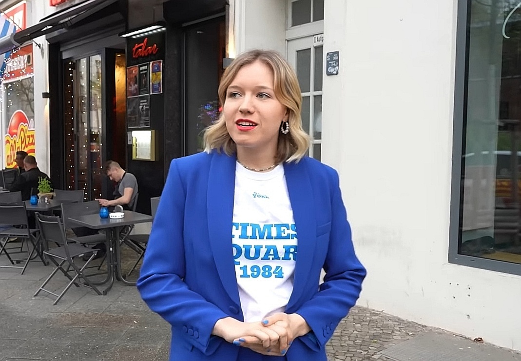 Michelle Gollan picture