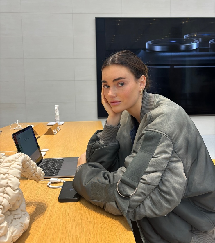 Picture of Celine Bethmann