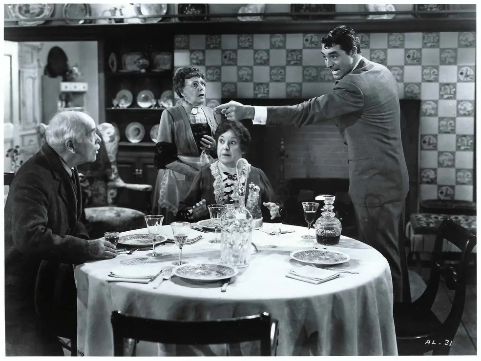 Arsenic and Old Lace (1943)