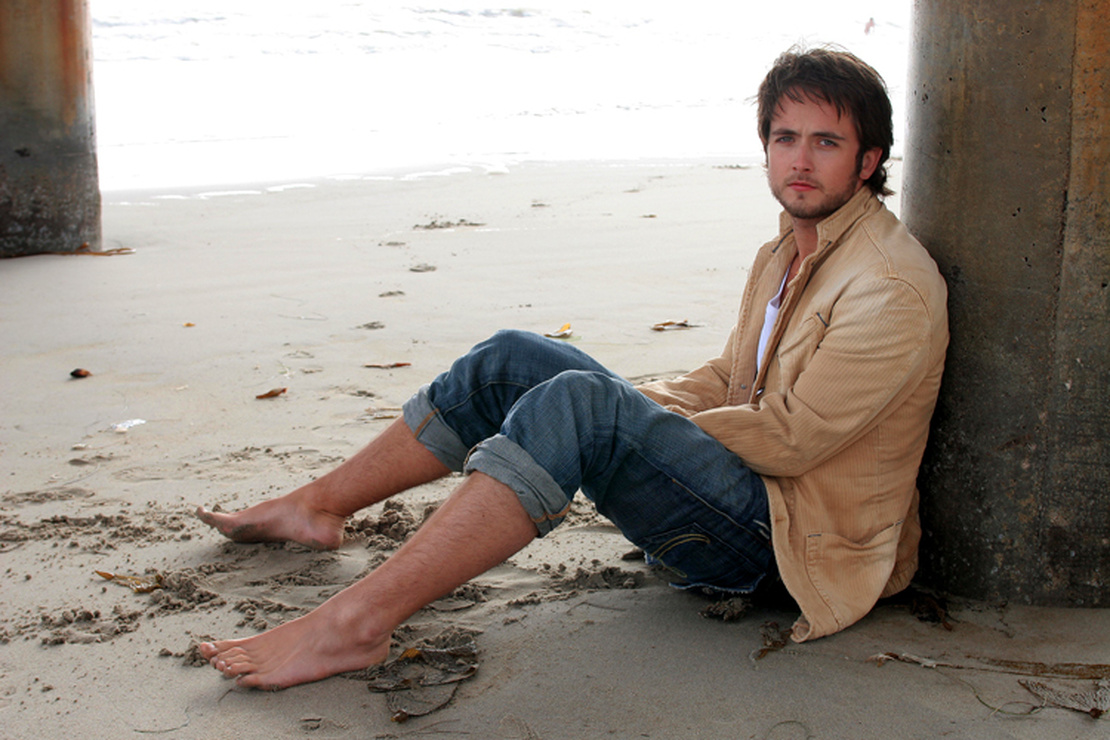 Justin Chatwin image