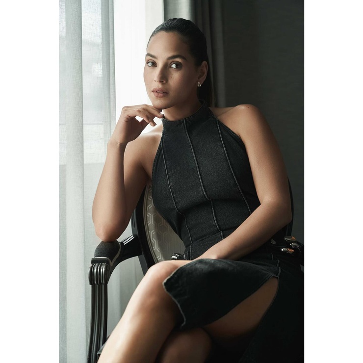 Picture of Adria Arjona