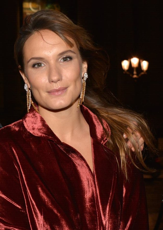 Ana Girardot picture