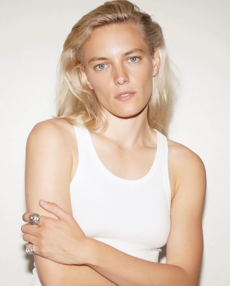 Erika Linder image