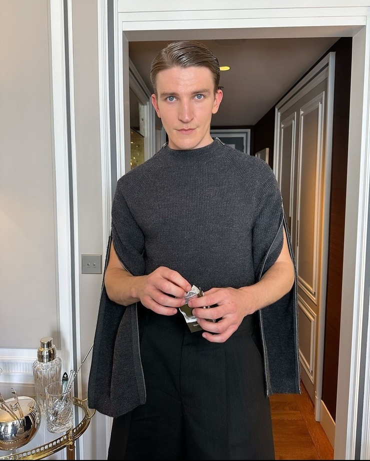 Picture of Ewan Mitchell