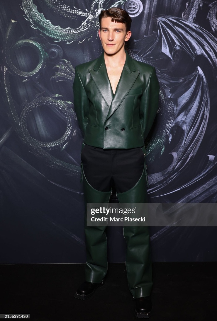 Picture of Ewan Mitchell