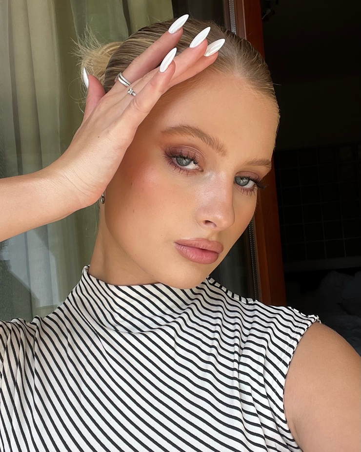 @olaszkolda Official IG Ola Szkolda Young Model Al