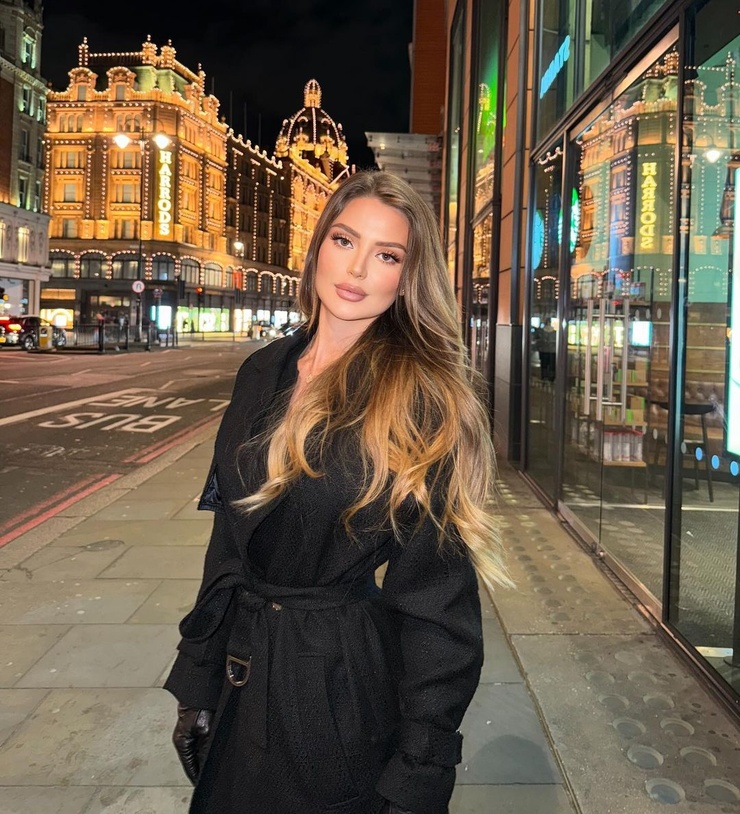 Julie Angeliina image