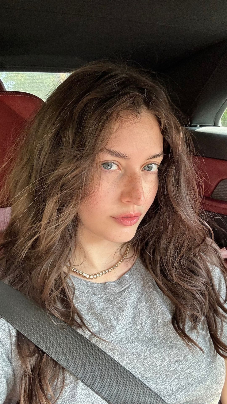Jessica Clements image