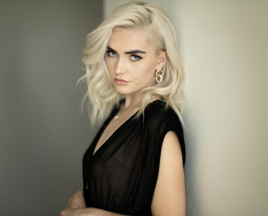 Picture of Julia Elaine