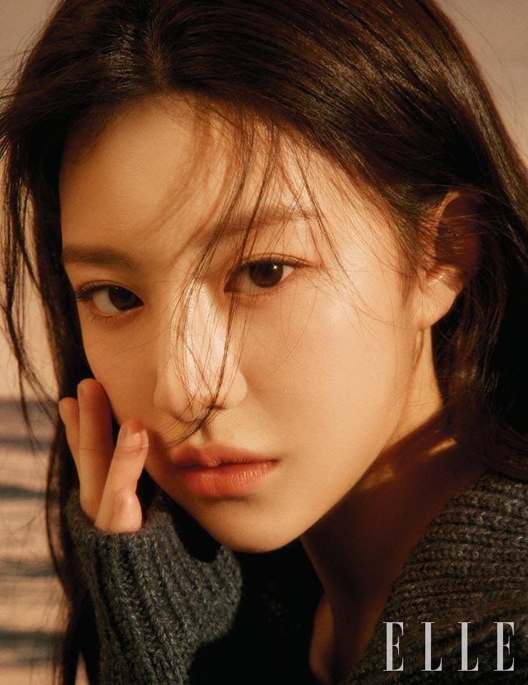 Picture of Go Yoon-Jung