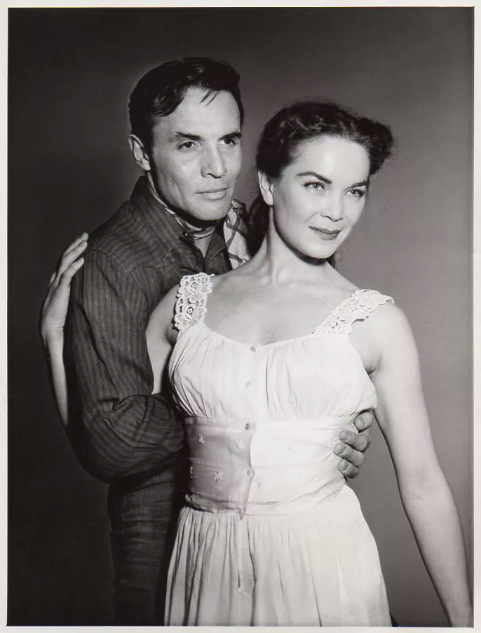 James Mitchell, Gemze De Lappe