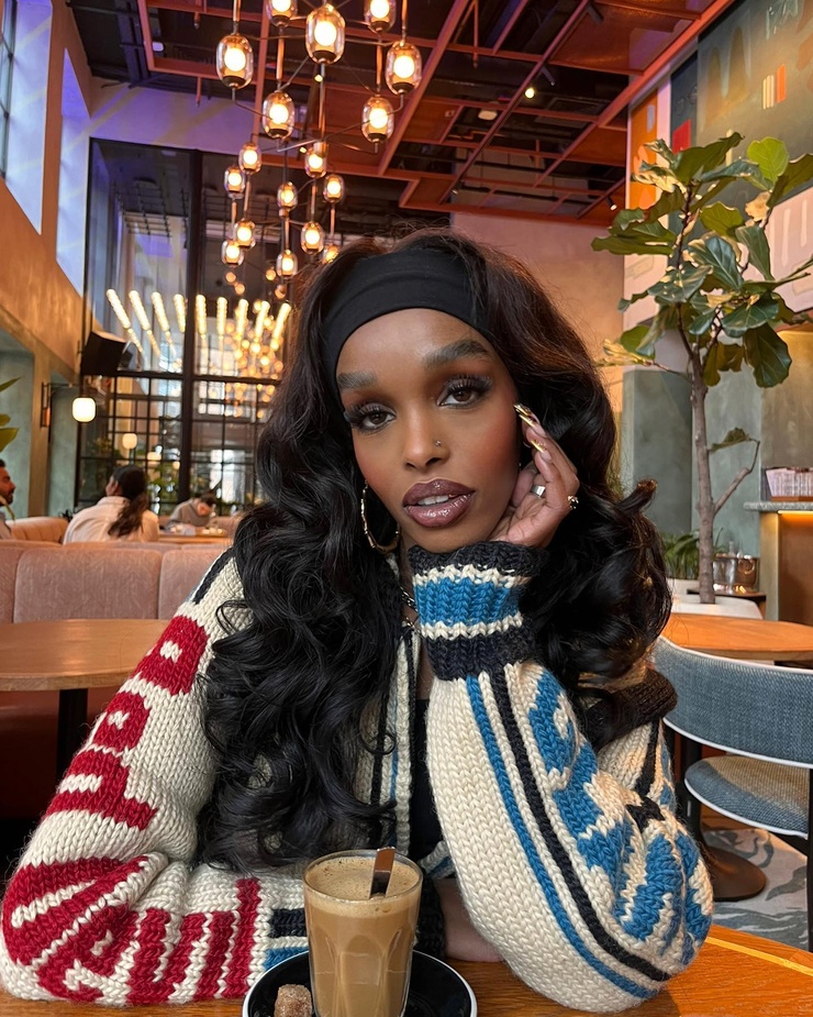 Image of Sarah Abshir