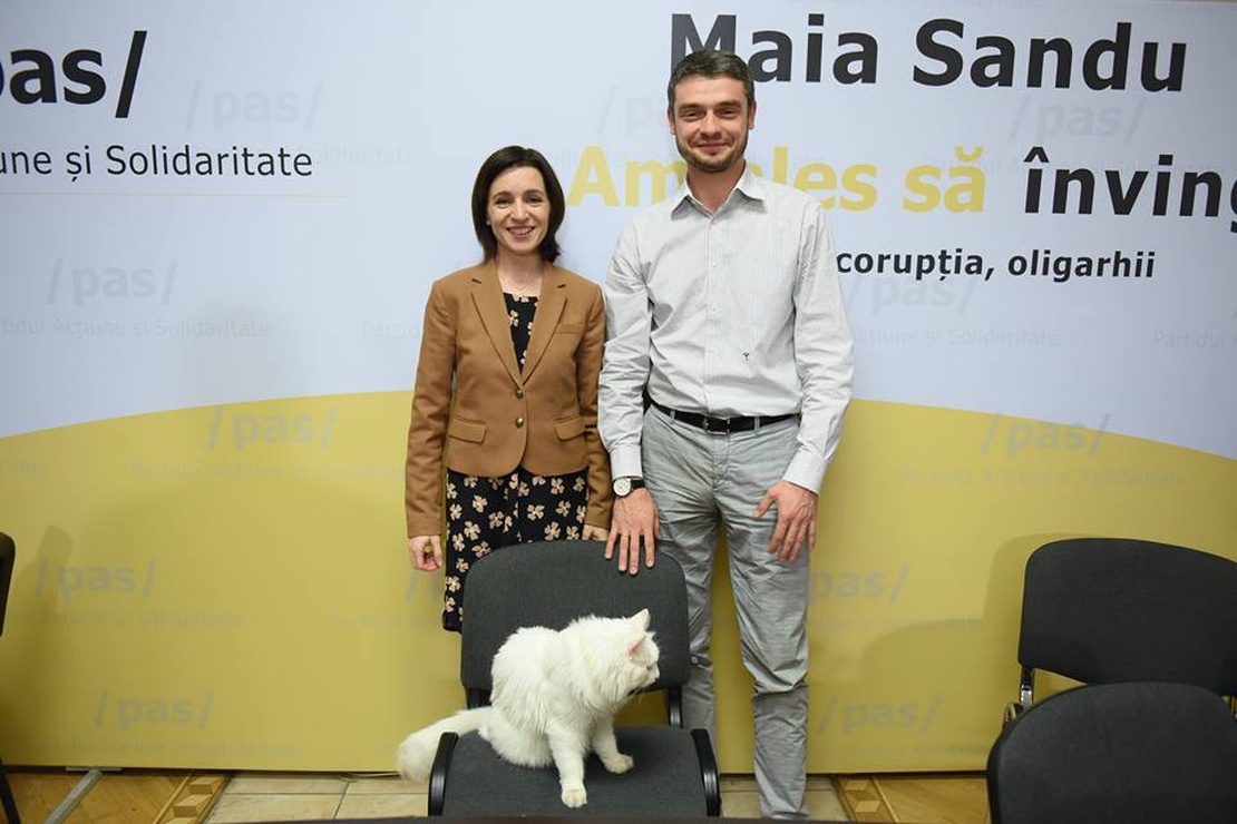 Maia Sandu and the cat