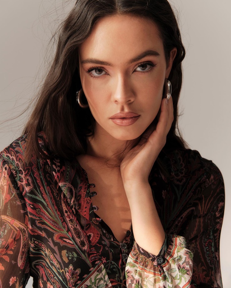 Abbie Oliveira image