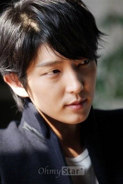 Picture of Jun-ki Lee