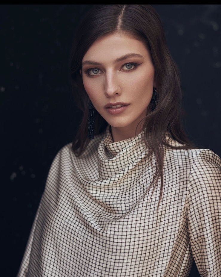 Image of Hayley Thompson