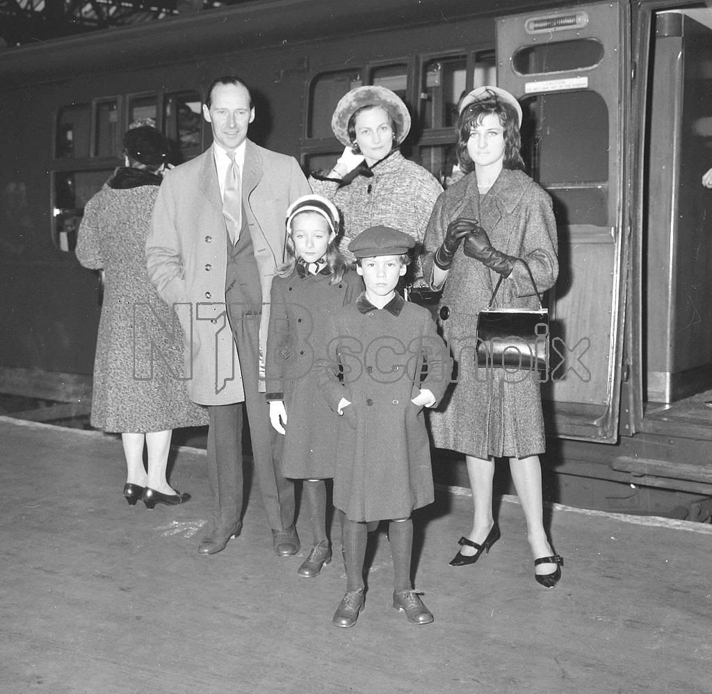 1961.10.10 - victoria station, to the usa