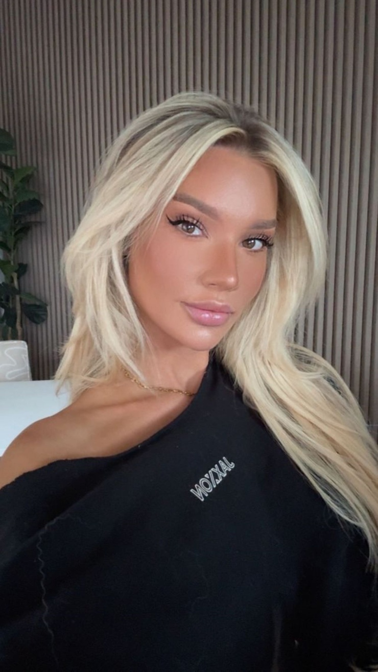 Picture of Alexa Collins