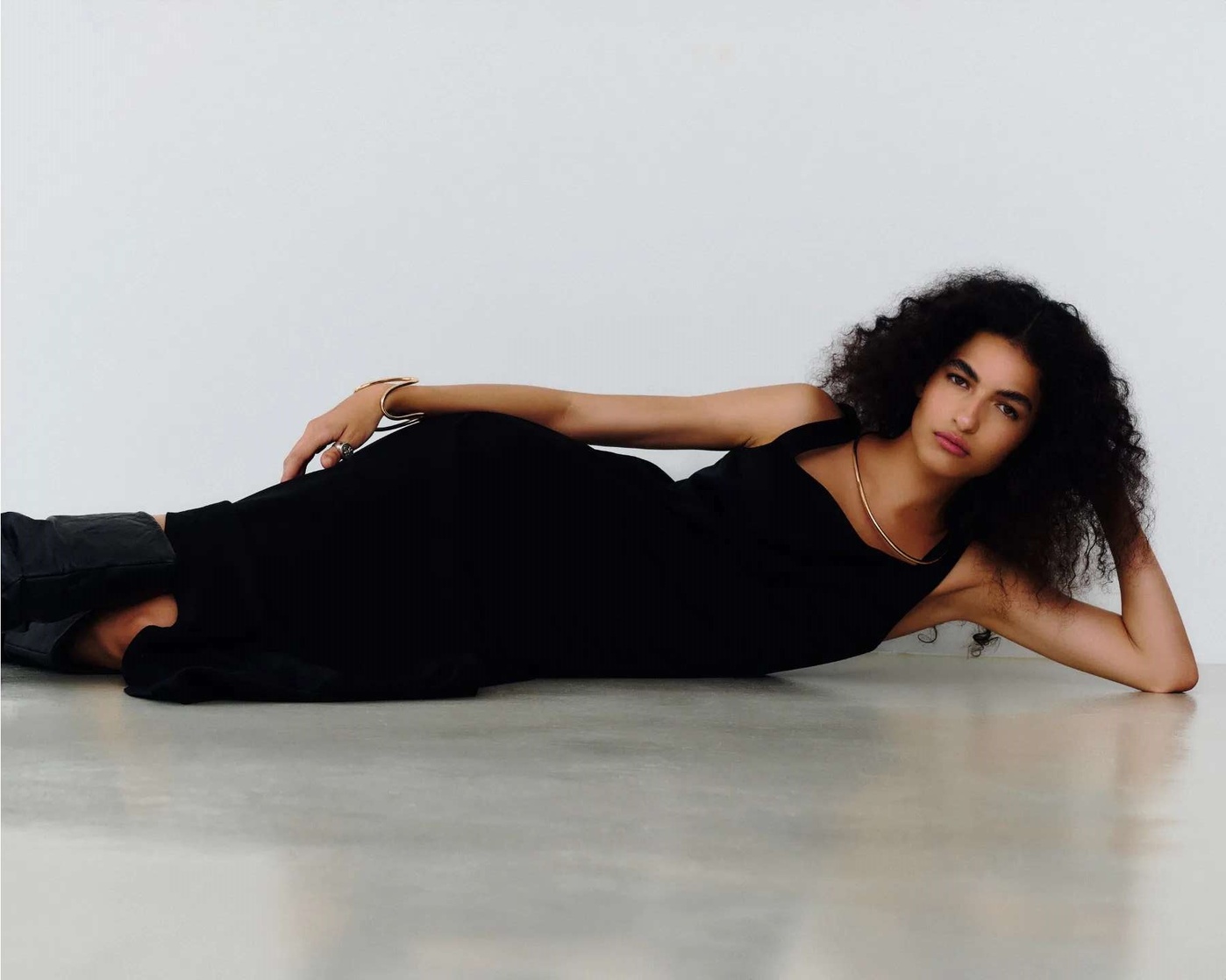 Picture of Aline Santos model