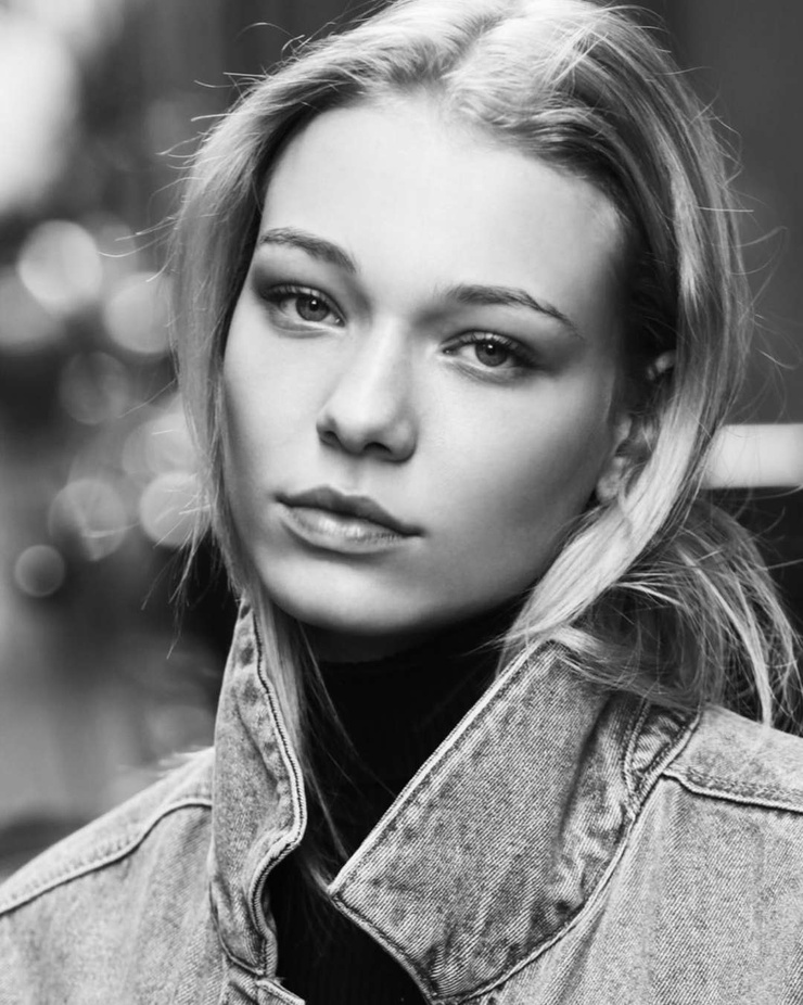 Picture of JARA VAN ROOTSELAAR