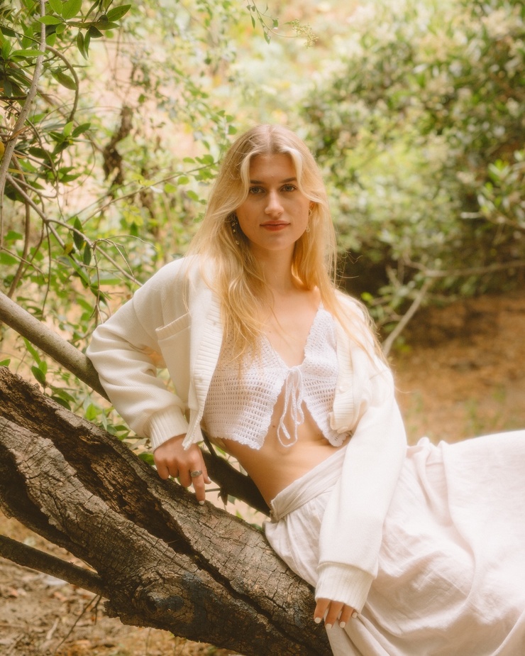 Brooke Elizabeth Butler pictures and photos