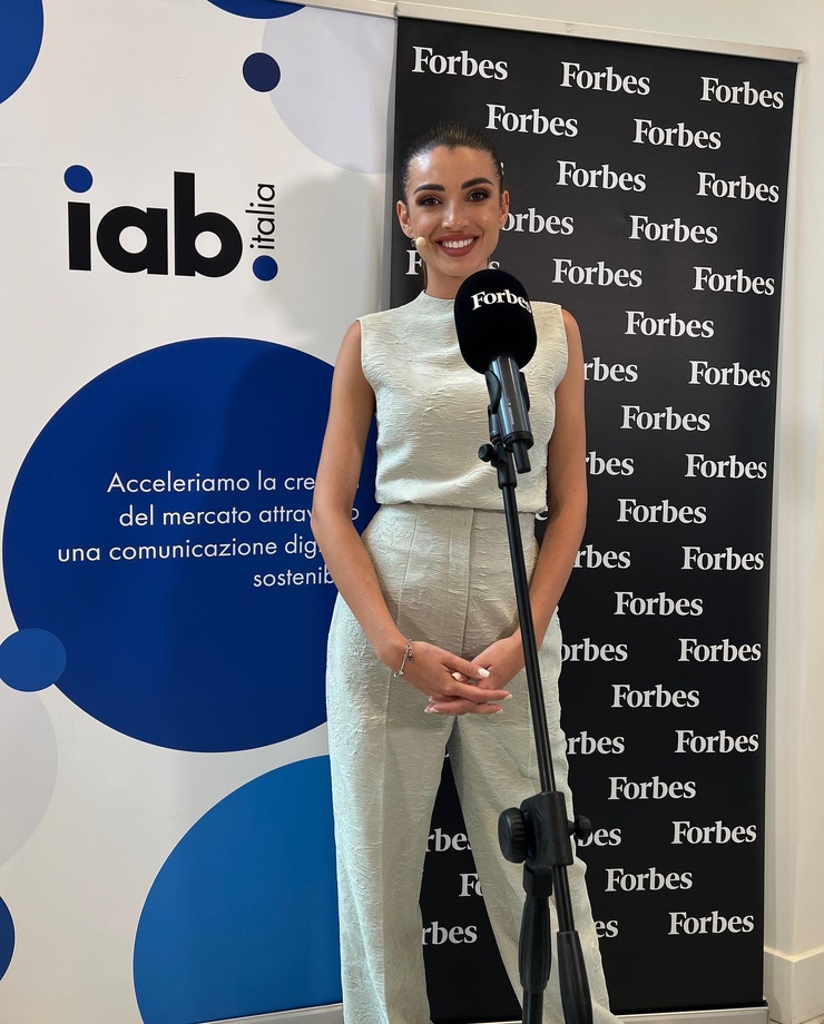 Picture of Rebecca Staffelli