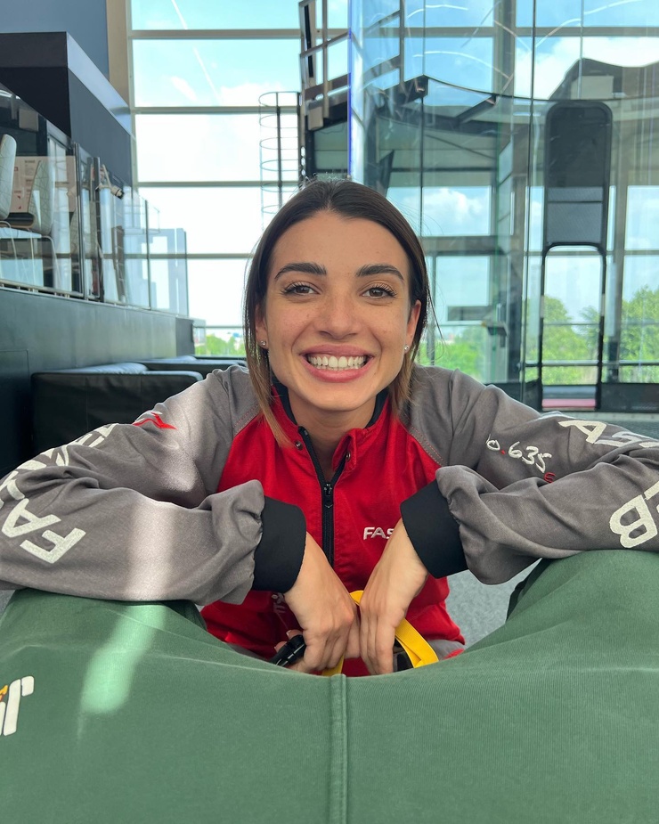 Picture of Rebecca Staffelli