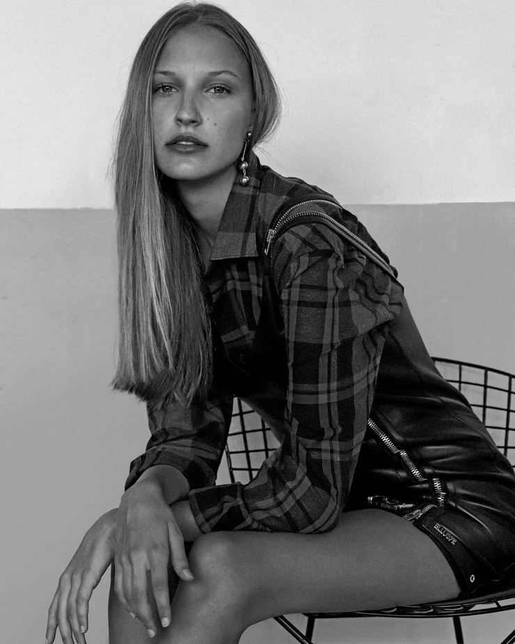 Picture of alicia weiland